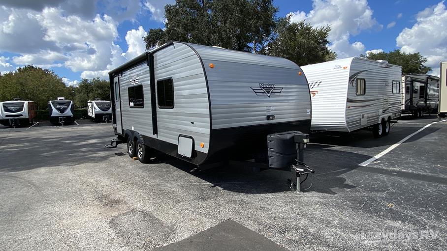 2019 Riverside Retro Silver Series 193 for sale in Tampa, FL | Lazydays
