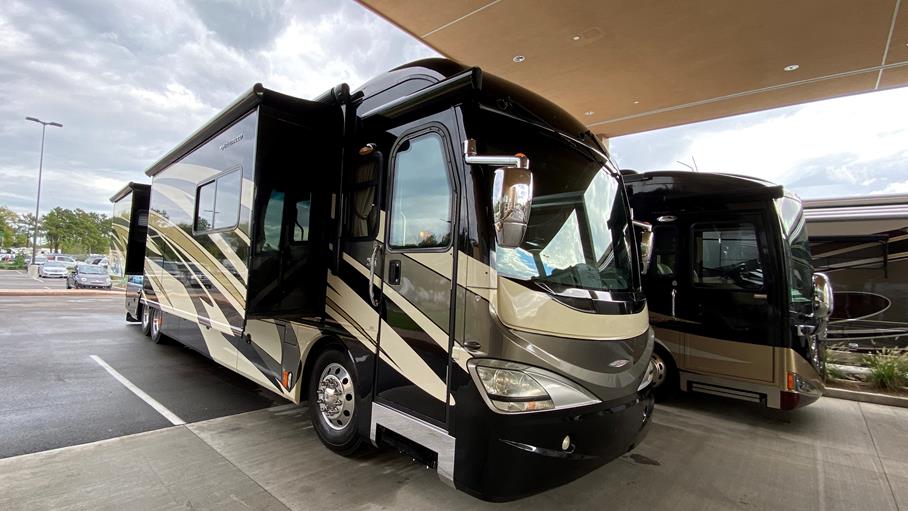 2009 Fleetwood RV Revolution LE 42N for sale in Nashville, TN | Lazydays